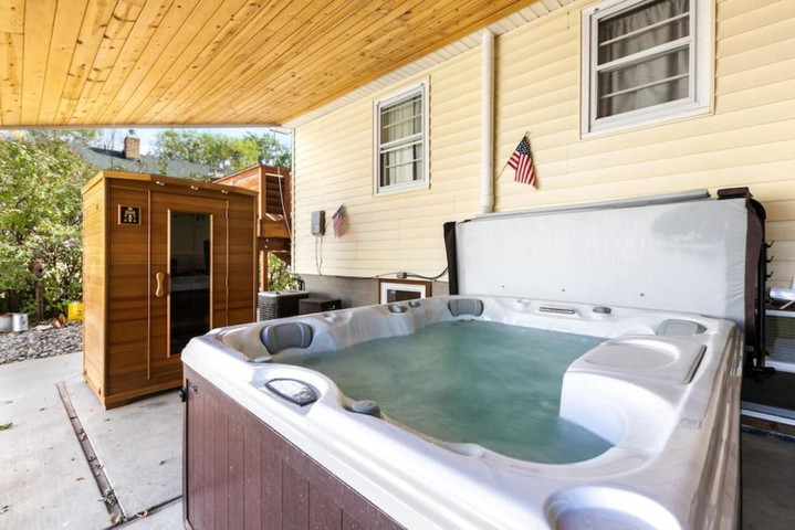 Bo360 Old West Abode With Hot Tub And Sauna - 比靈斯