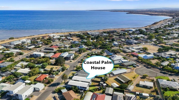 Coastal Palm House By Wine Coast Holiday Rentals - McLaren Vale