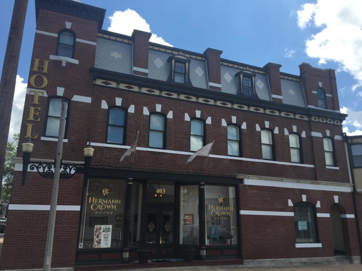 Hermann Crown Suites - Hermann, MO