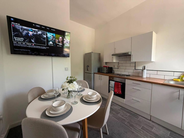 Casa Cove 2br Apt W Parking - 5 Min To Hospital - Manchester Airport (MAN)