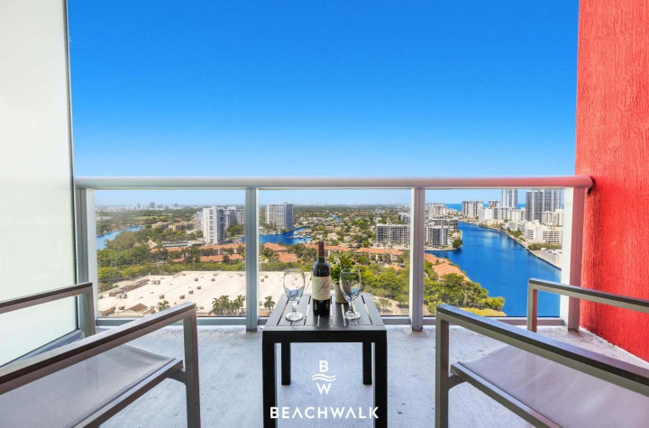 High Floor Studio W Resort Pool & Gym - Aventura, FL