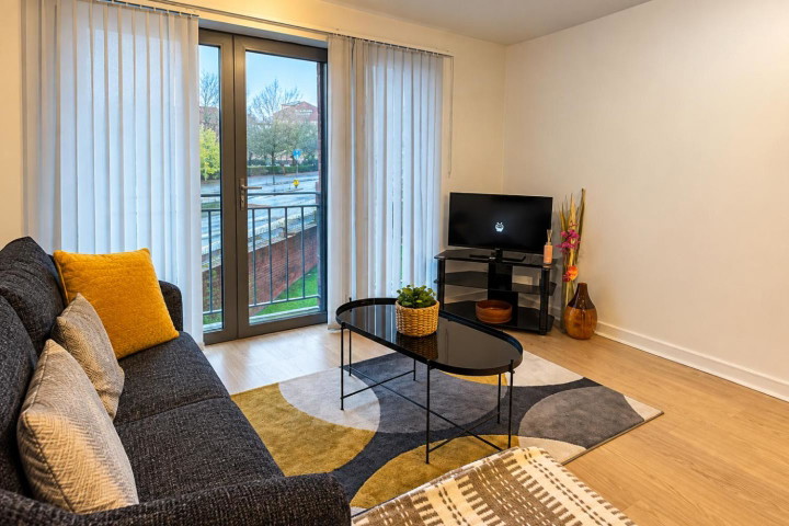 1-bed - Sleeps 4 - Parking - Central Location - Wolverhampton