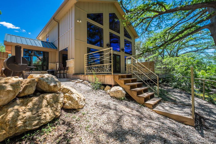 River Bluff Cabins - Leakey, TX