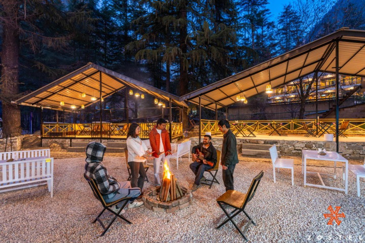 Zostel Kasol, Main Market - Kasol