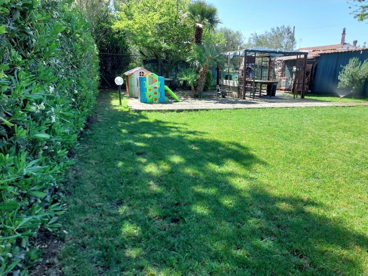Casa Con Giardino - Cecina