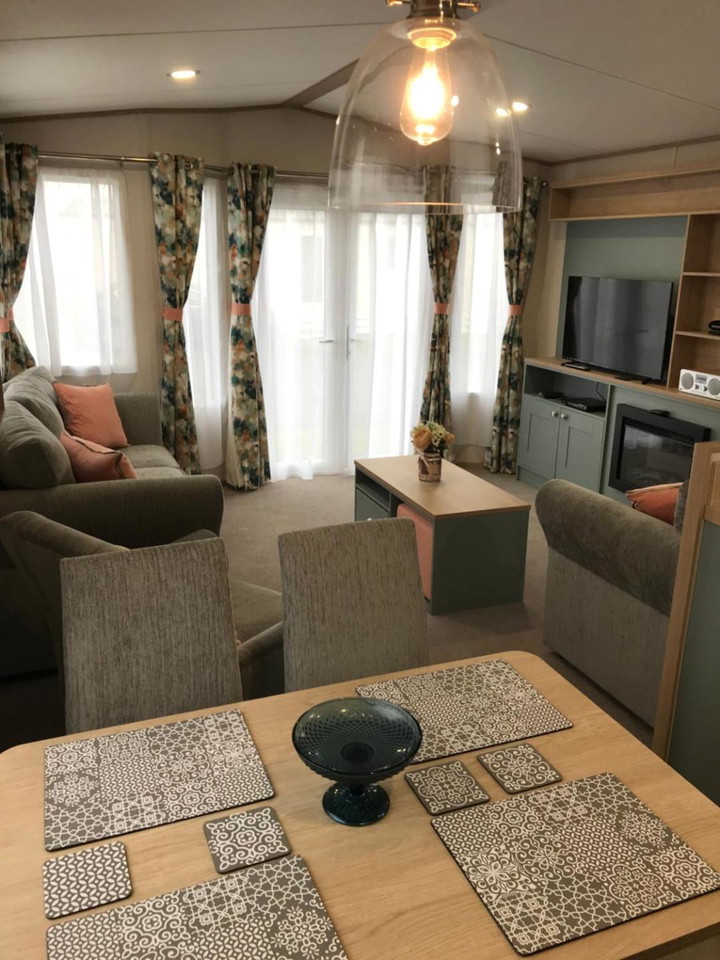 The Roecliffe, Holiday Mid-lodge, Shorefield Country Park - Brockenhurst