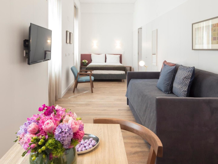 Lsa Chiado Emenda By Numa - Lizbona