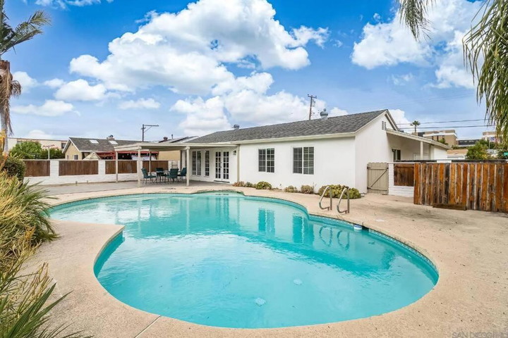 Heated Pool, Sunny San Diego, Entire Home, Free Parking, Bbq, Pets Allowed, Family Neighborhood! - San Diego, CA