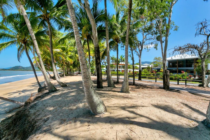 Clifton Beach Holiday Villas - Cairns