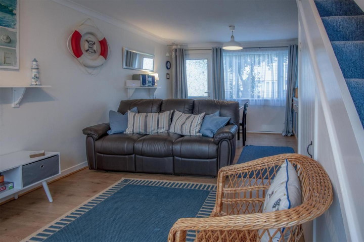 Trewent Park - 2 Bedroom Chalet - Freshwater East - Pembrokeshire