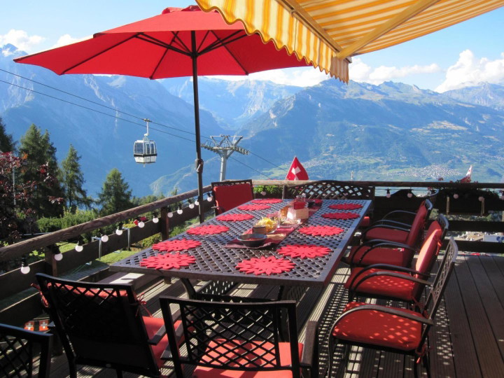 Chalet Lisa Ski-in, Ski-out Well Equipped - Verbier