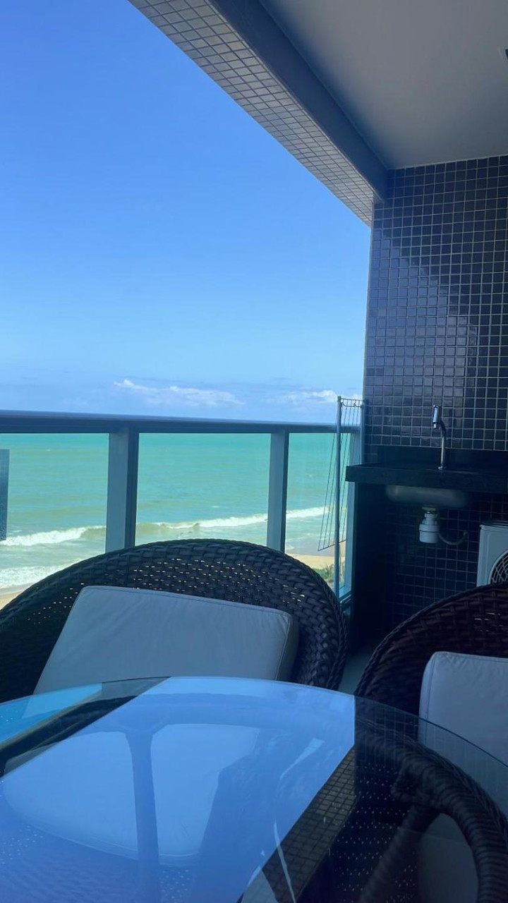 Luxuoso Apartamento Beira-mar Com Sacada Em Maceió - Maceió