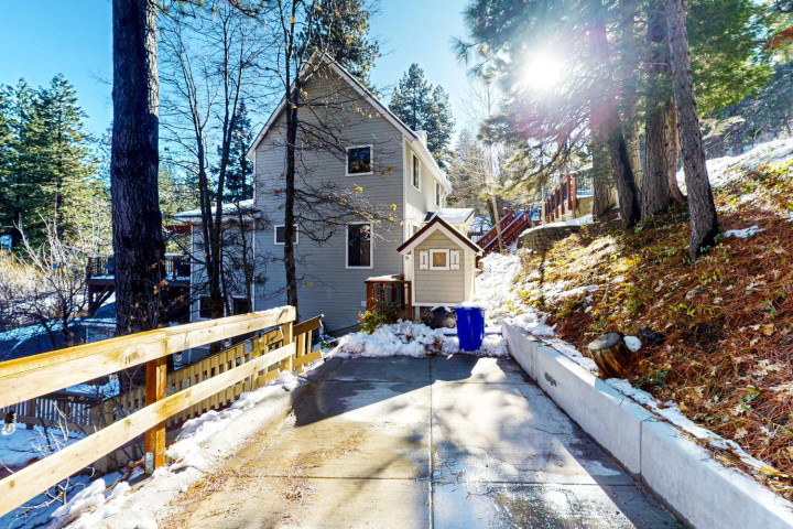 Whistle Stop Cabin - Lake Arrowhead, CA