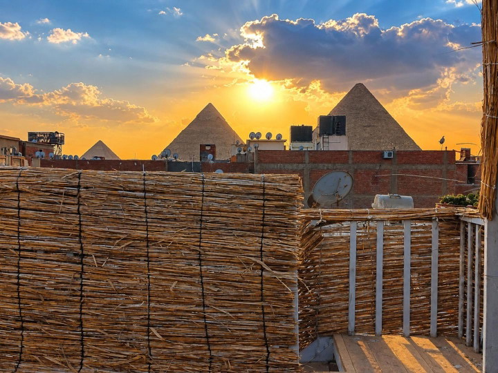 The 5 Inn 1 Rooftop Pyramids View - Egypt