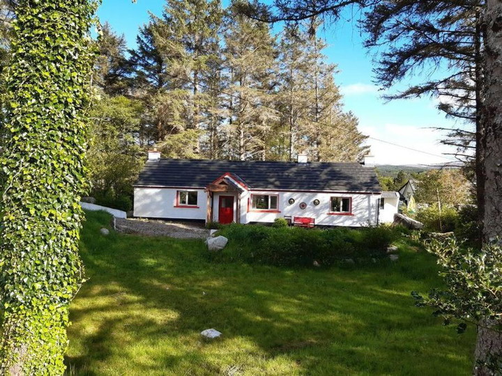 Back2roots - Beautifully Restored Cottage, Doochary - County Donegal