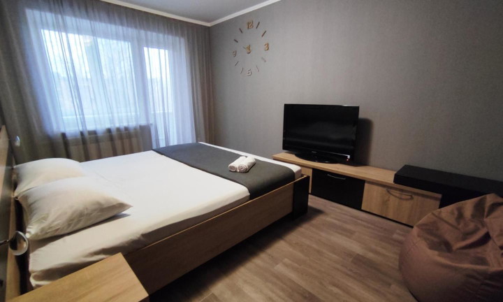 Двухкомнатные апартаменты центр Mystetsʹka 3 Kr Apartments - Kryvyi Rih