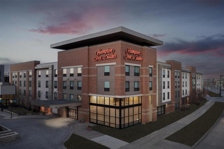 Hampton Inn & Suites Omaha-downtown - Council Bluffs, IA