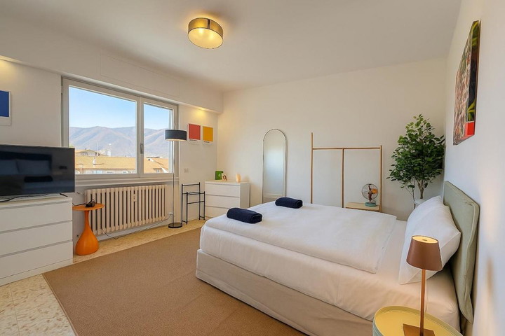 Central Family Flat With Balcony & Lake Views - Cannobio