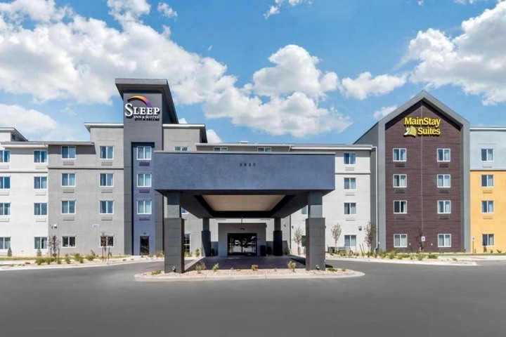 Sleep Inn & Suites Denver International Airport - Denver, CO