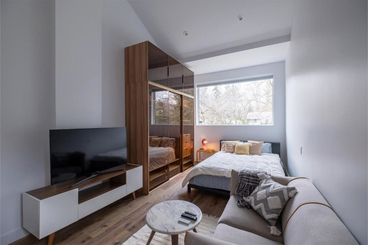 Entire Queen Loft - Lakeshore
