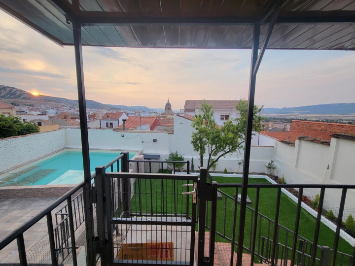 Casa Oasis Puertollano, Una Casa En Un Entorno Rural En Puertollano, Agradable, Con Piscina En Zona Tranquila - Hiszpania