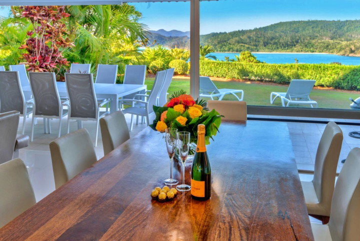 Bella Vista East 3 Luxury Ocean Views Large Flat Grassed Area And Buggy - Hamilton Island