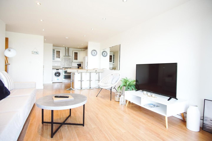 Stunning Two Bed Sea View Apartment With Pool & Gym - Newquay
