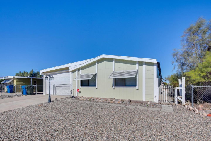Bullhead City Home W/ Fire Pit - Walk To Co River! - Laughlin, NV