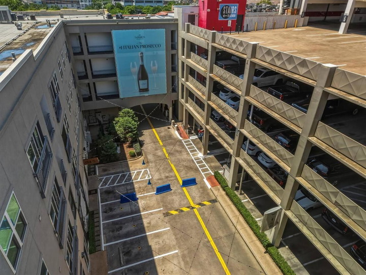 West Village 2br Katy Trail & Dining, Parking - Dallas, TX