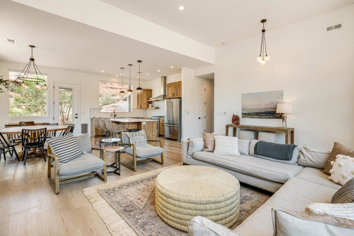 Gorgeous Kanab Home: Canyon Views & Pool Access! - Kanab, UT