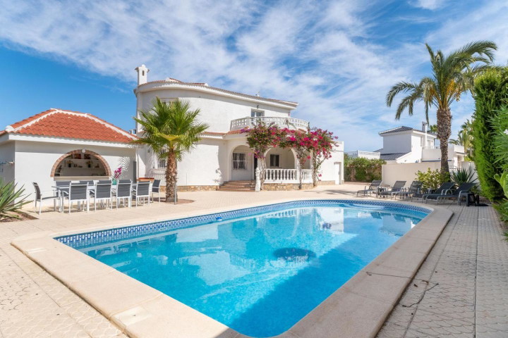 Modern Villa With Great Location - Dolores, Spain