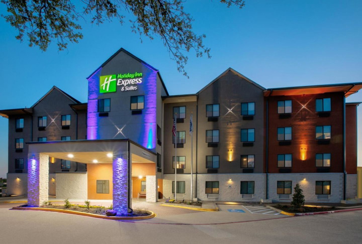 Holiday Inn Express & Suites Dallas Park Central Northeast By Ihg - Highland Park