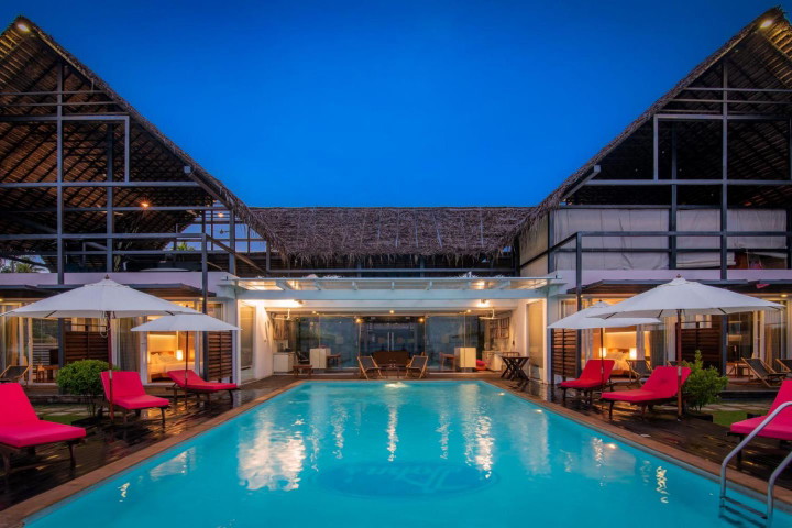 The Rain - River Villa With Infinity Pool - Alappuzha