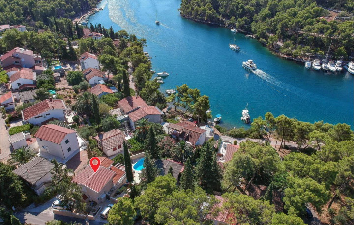 Beautiful Home In Vrboska - Hvar