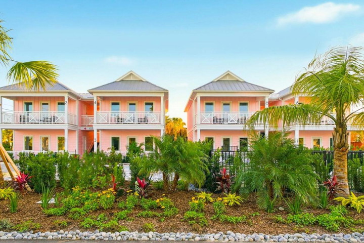 Boutique Beach Hotel - 2bedroom Suite And Pool - St. Augustine Beach, FL