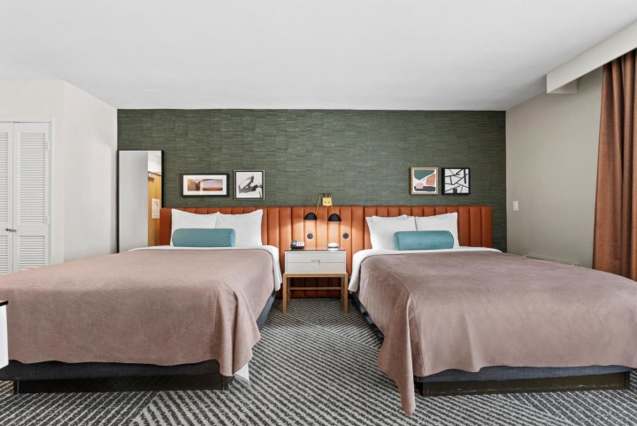 Royal Palace Westwood Hotel - Los Angeles