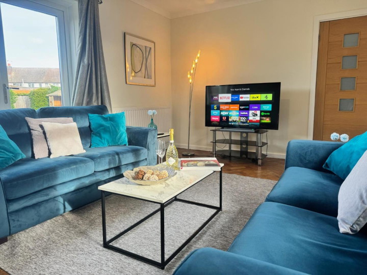 Very Spacious 4 Bedroom House With Large Garden - Royal Leamington Spa