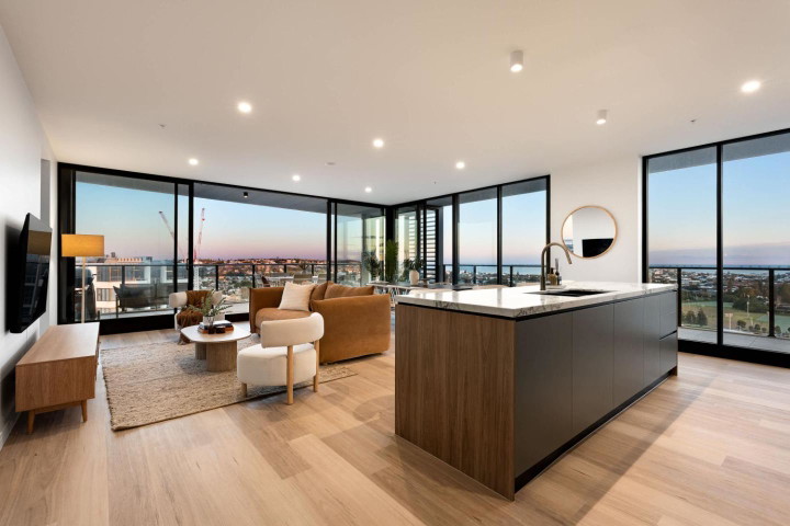 Luxury Newcastle Apartment - Views Pool & Parking - Merewether