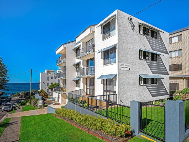 Linden Terrace Unit 2 Kings Beach Qld - Bribie Island