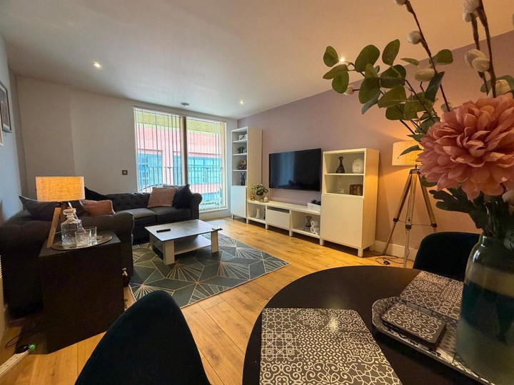 Spacious Luxury Waterfront Apartment - Ipswich