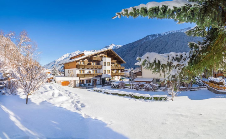 Hotel Christoph Tiroler B&b - Fulpmes