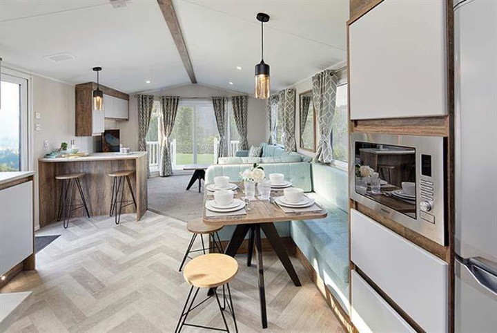 Luxury Mini Lodge With Hot Tub And Decking At Tattershall Lakes - Lincolnshire