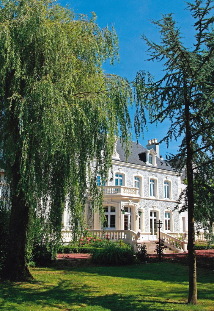 Logis Hôtel & Restaurant - Le Château Des Tourelles 3 éToiles - Marquise