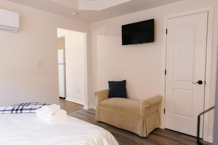 Big Blue - Stylish Studio In Downtown Lexington - Lexington, KY