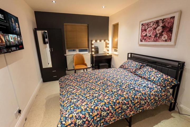 3-bed Flat In Central Loughborough, Sleeps 6 - Loughborough