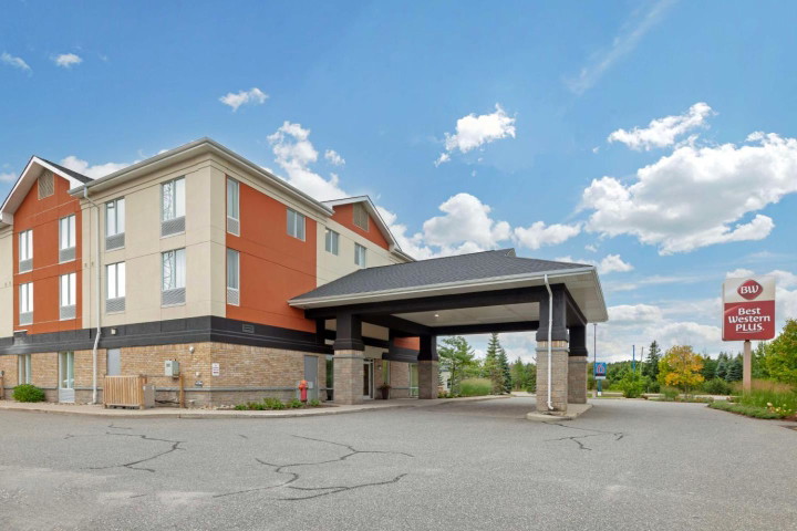 Best Western Plus Muskoka Inn - Huntsville