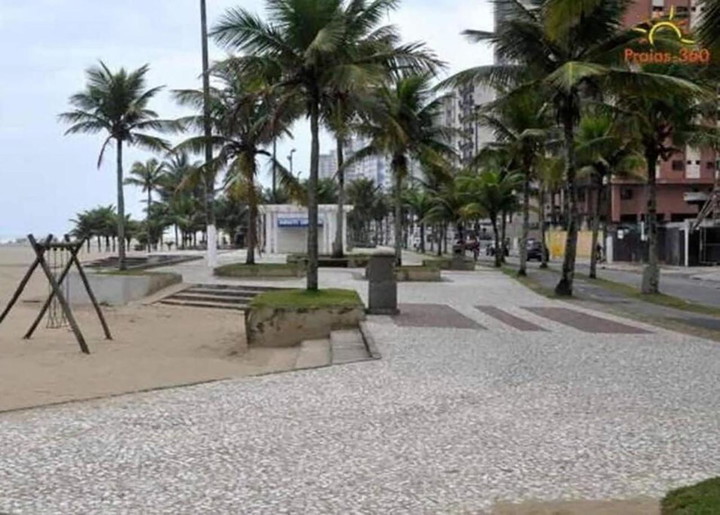 Casa Com Piscina A 100m Da Praia 4 Quartos Com Churrasqueira Ideal Para Família E Grupos - Praia Grande