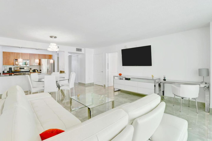 Stylish Brickell Condo With Balcony And Parking - South Beach, FL
