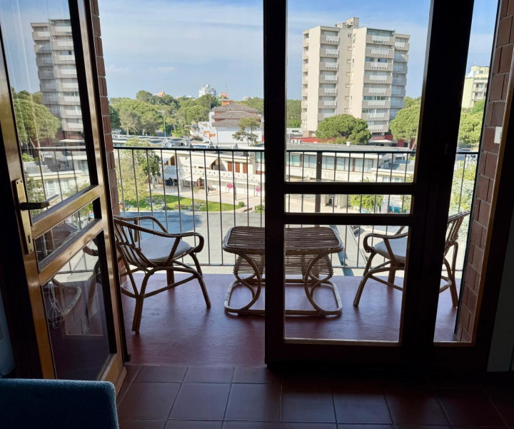 Ampio Appartamento In Centro Con Vista - Terrazze, Parcheggio Gratuito E Wi-fi - Lignano Pineta