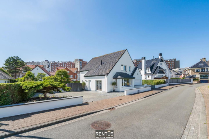 Villa Gamoni - Spacious Holiday Home With Garden - Middelkerke